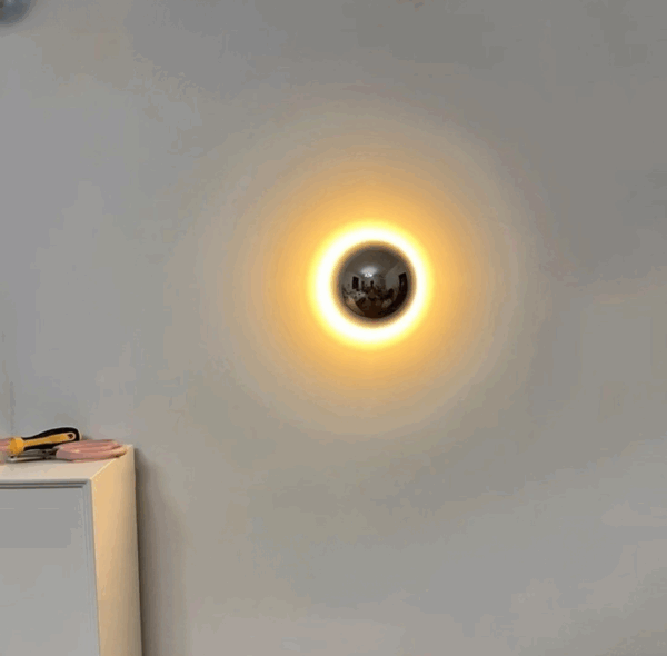 Pinatho Button Round Wall Light | Screed